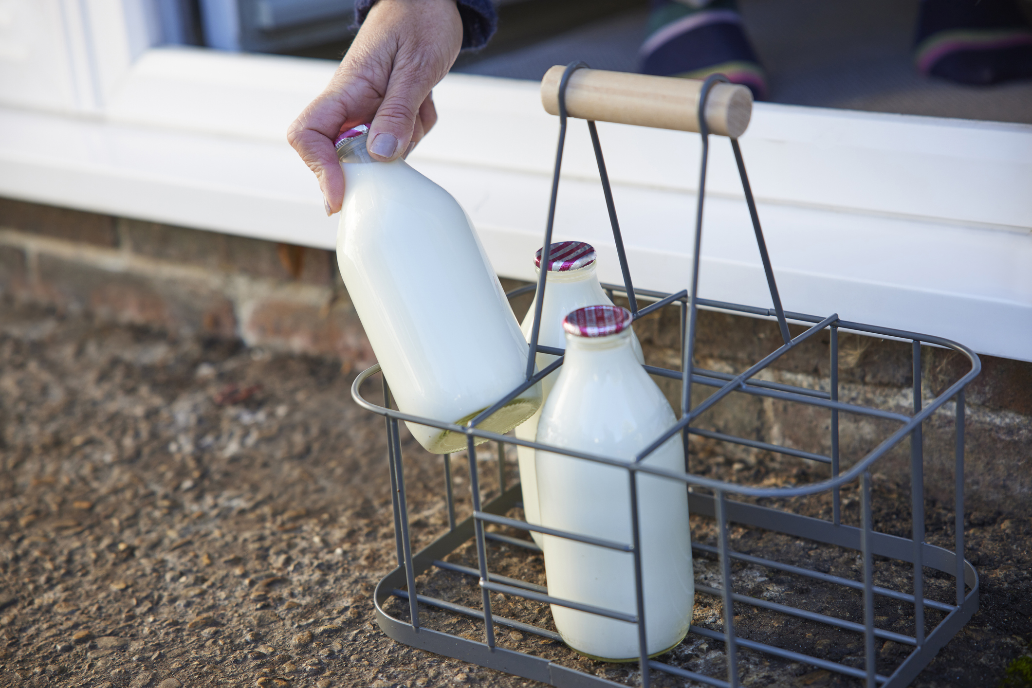 California Dairy Dreaming: It’s Time to Bring Back the Milkman | Drink ...
